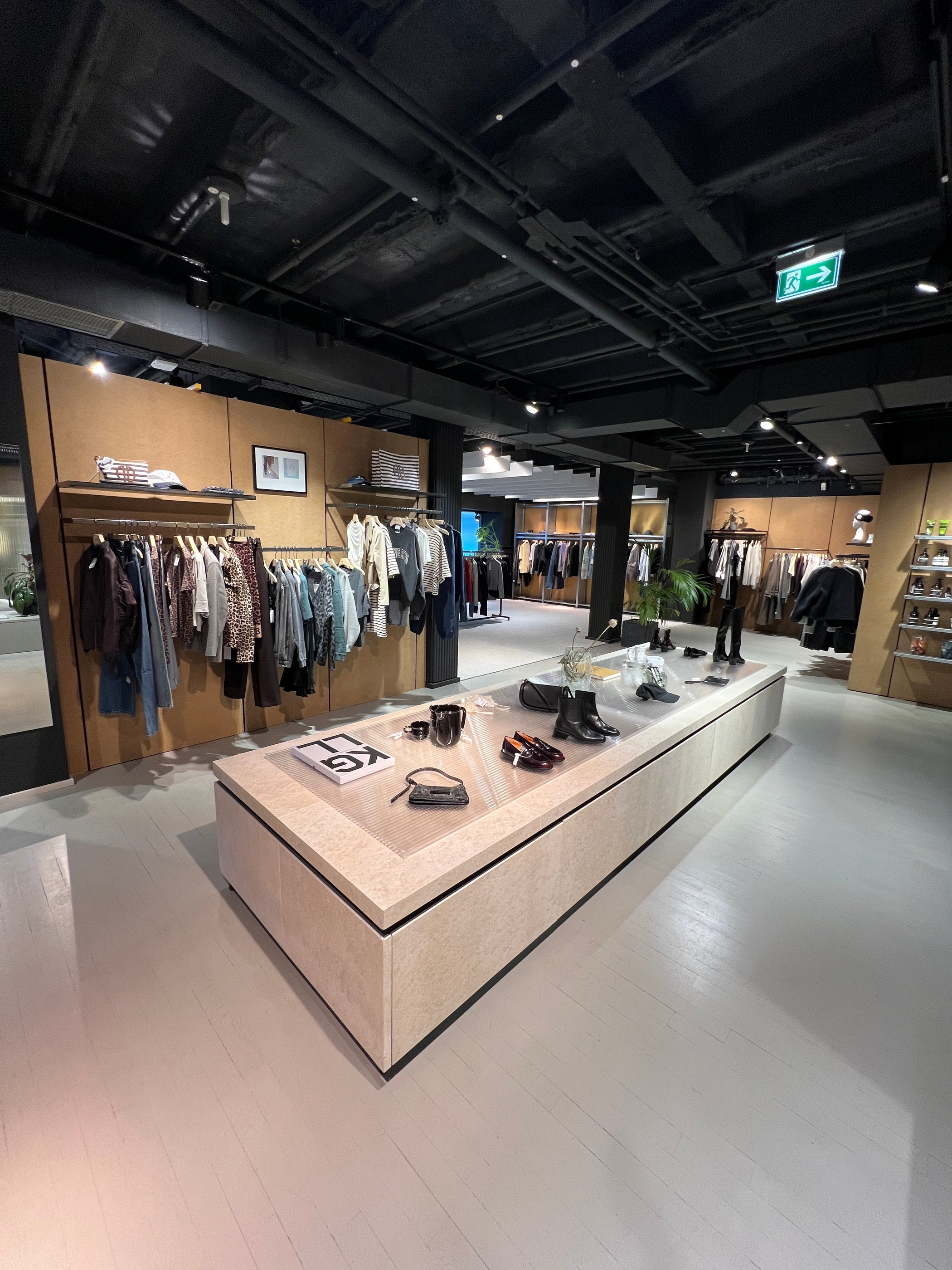 NEWSEUM - INNOVATIVER STREETWEAR LABELS UND HIGHEND-BRANDS